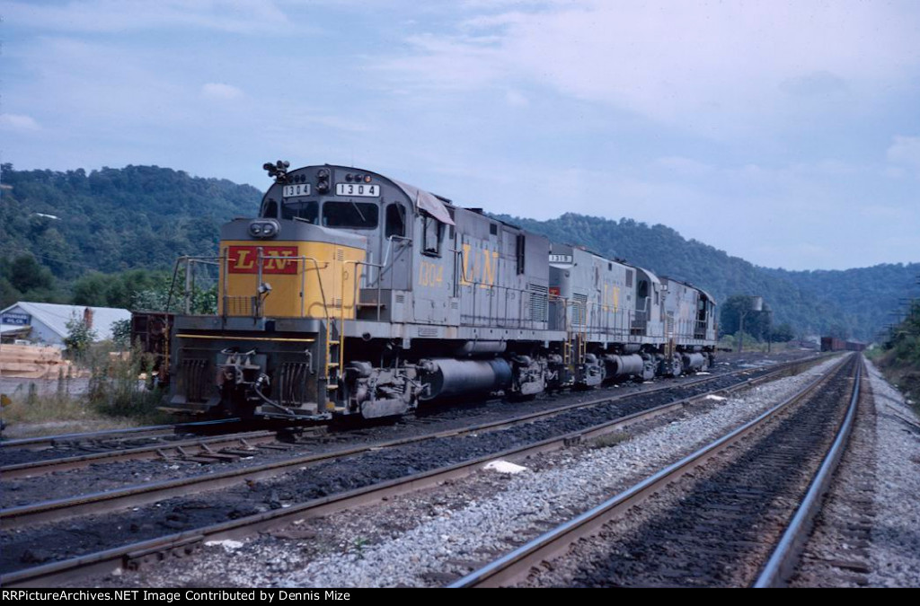 L&N C420 1304 on Elkatawa Hill Pusher.